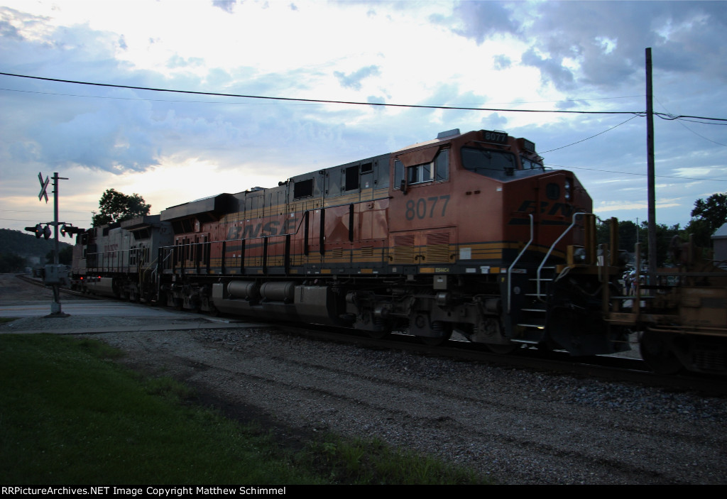 BNSF 8077